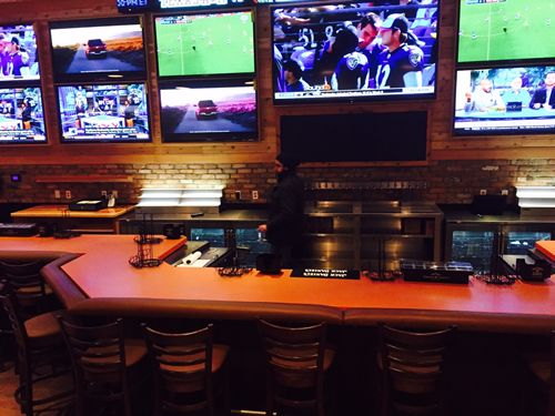 Hooters Makes a Move to New Location in Midtown Manhattan ...